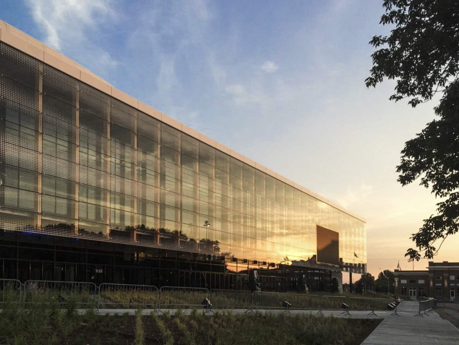 Façades en verre | Centre Vidéotron | ELEMA - Firme d'ingénieurs en ...